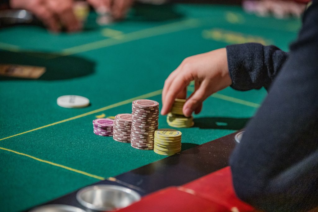 Short Stack Strategy: Como Sobreviver Quando estás Short - Polarize Poker